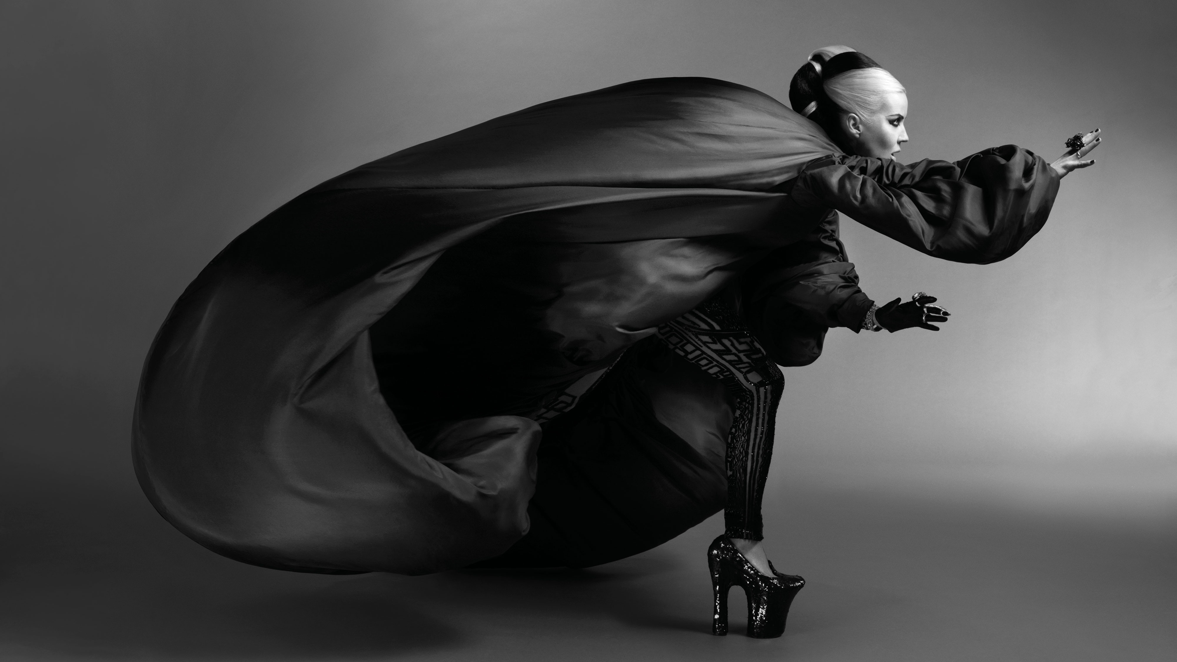 Daphne Guinness: the gothic icon | AFFASHIONATE.COM